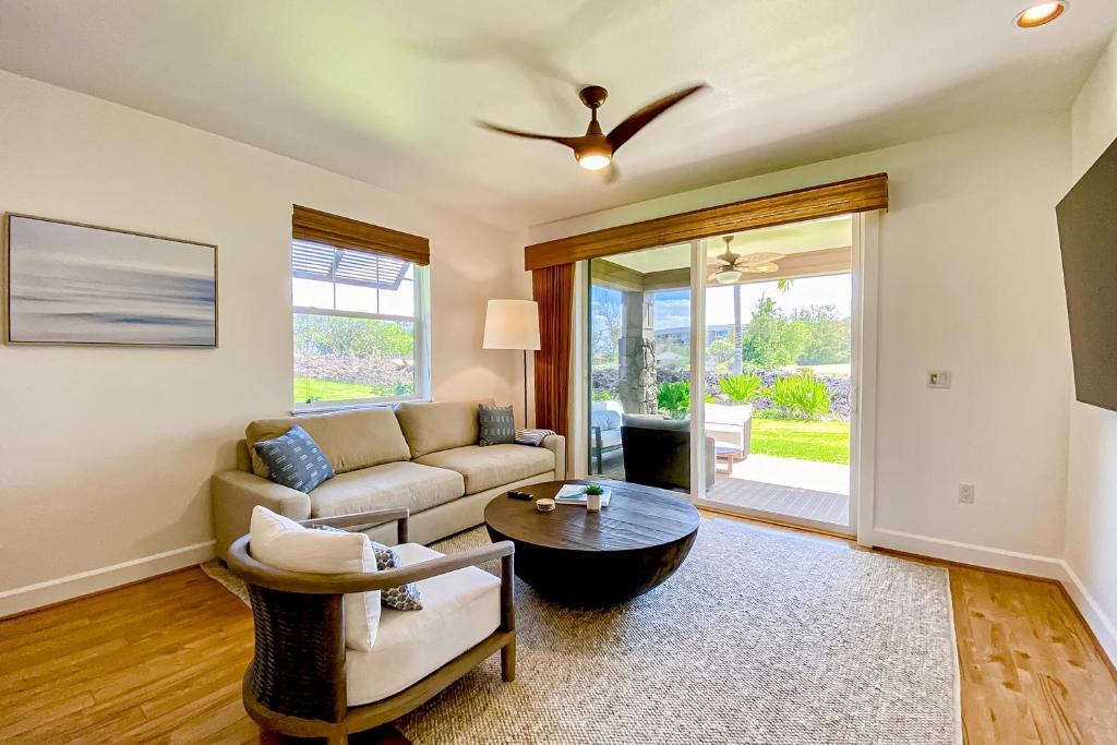 Hali'i Kai 8E, Waikoloa (updated prices 2025)