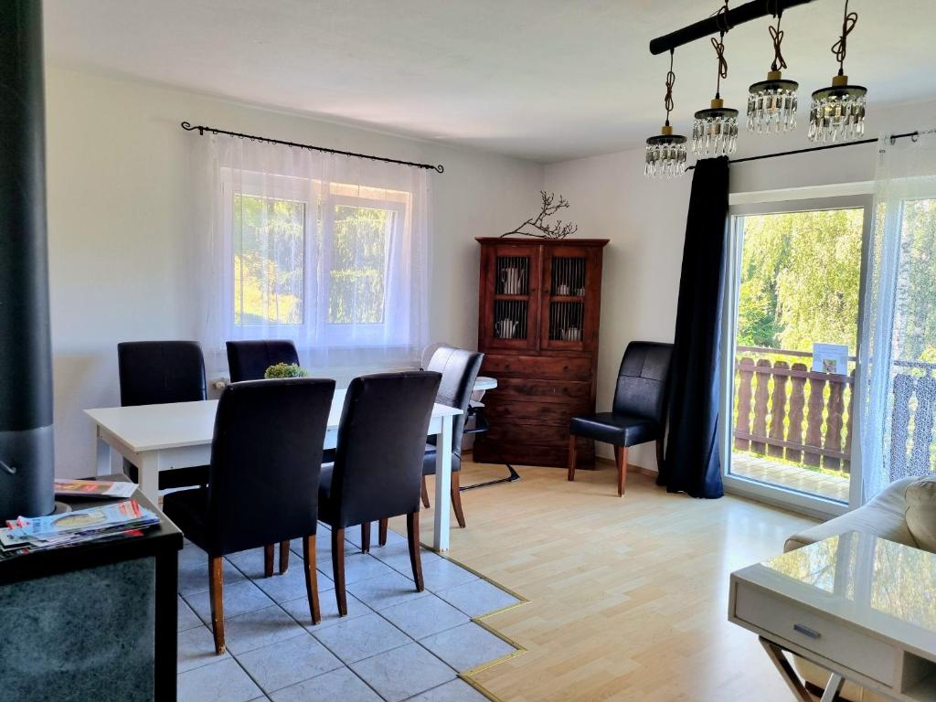 Lovely spacious Apartment-80m2-OLD STYLE-tourist area, Rauth (updated ...