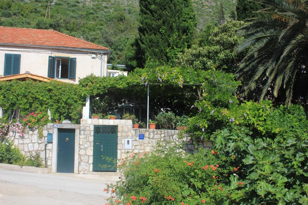 Apartments by the sea Zaton Mali (Dubrovnik) - 9049, Zaton (updated ...