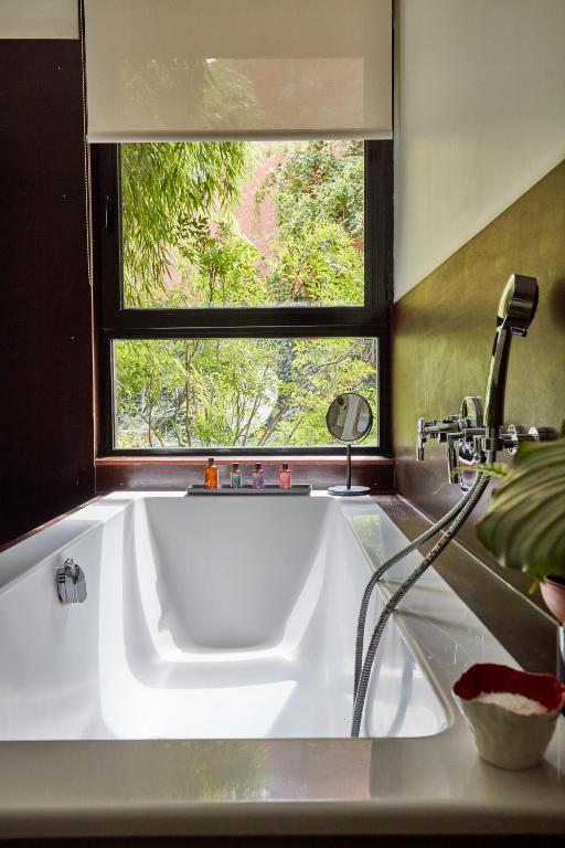 LA PORTE ROUGE RBX, Roubaix (updated prices 2025)