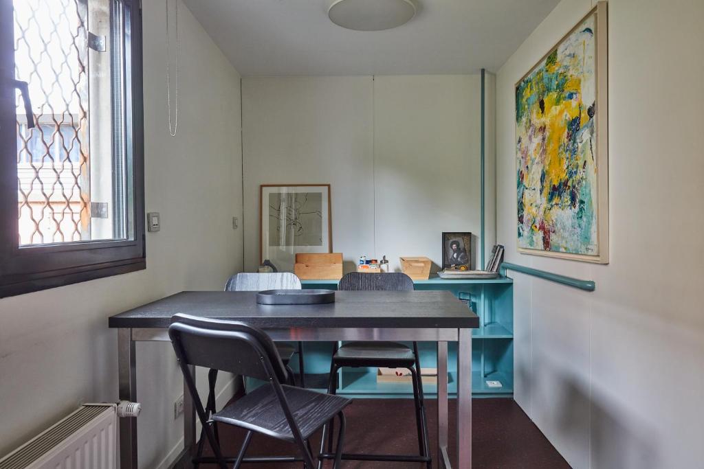 LA PORTE ROUGE RBX, Roubaix (updated prices 2025)