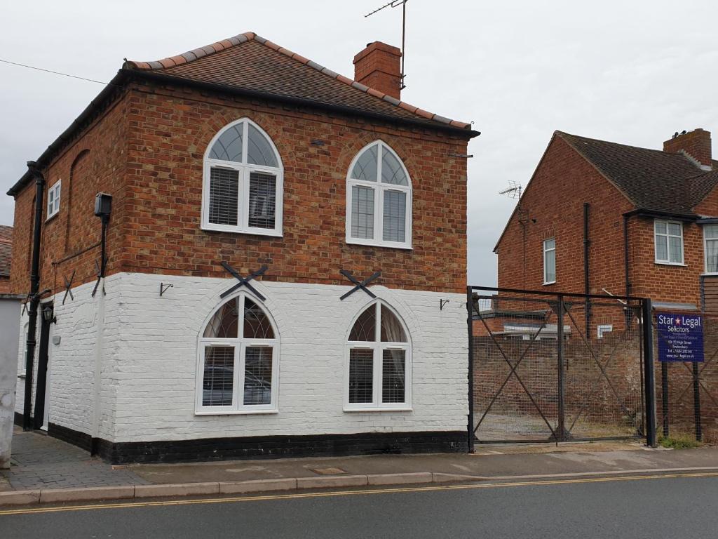 Charming 2 Bed House In Tewkesbury Centre - Tewkesbury