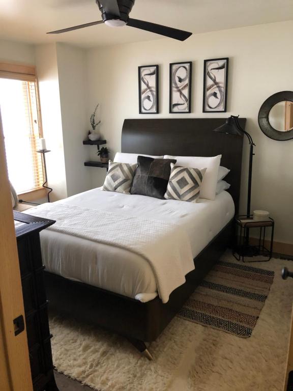 Serene Rustic Farmhouse Mountain Cottage (Sleeps 4), Vilas (updated ...