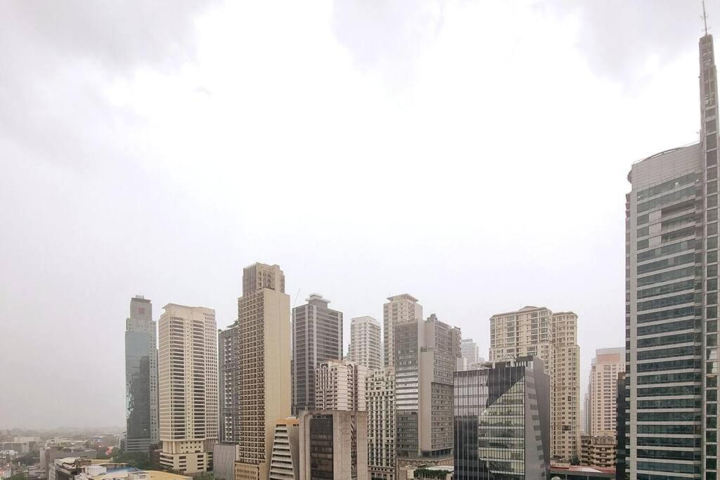 Good Value Makati Studio Unit - Pool View With Balcony, Manila (updated ...