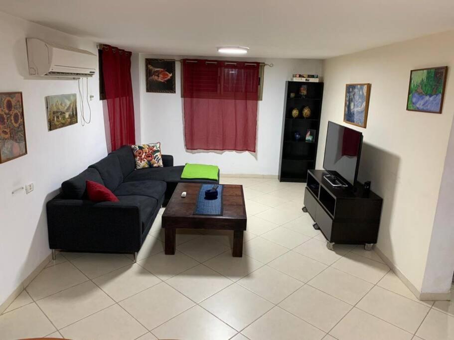 Apartment A Spacious Unit in Be'er Sheva., Beer Sheva, Israel - Booking.com