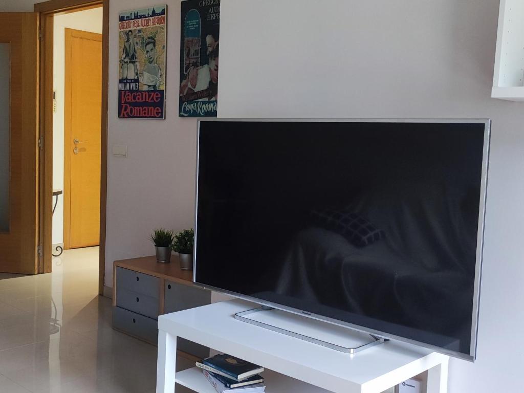 Apartamento dos habitaciones exterior y bien comunicado, San Salvador ...