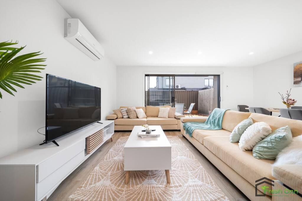 Ferienhaus Hadfield Cheerful 3br2ba Townhouse With Backyard (Australien ...