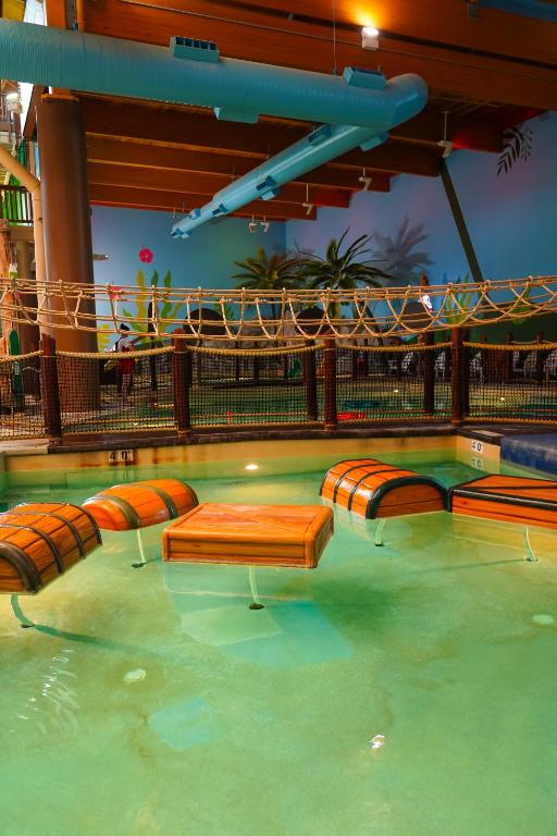 Castaway Bay Indoor Water Park Our Five Ring Circus: Travel With Kids: