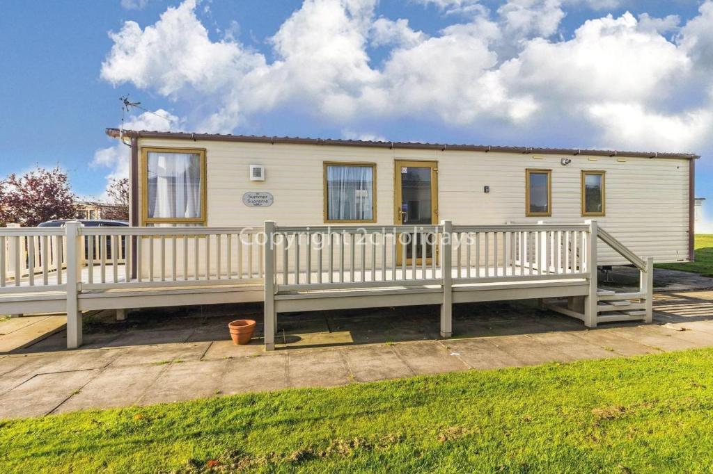 Great caravan with decking Southview Holiday Park in Skegness ref ...