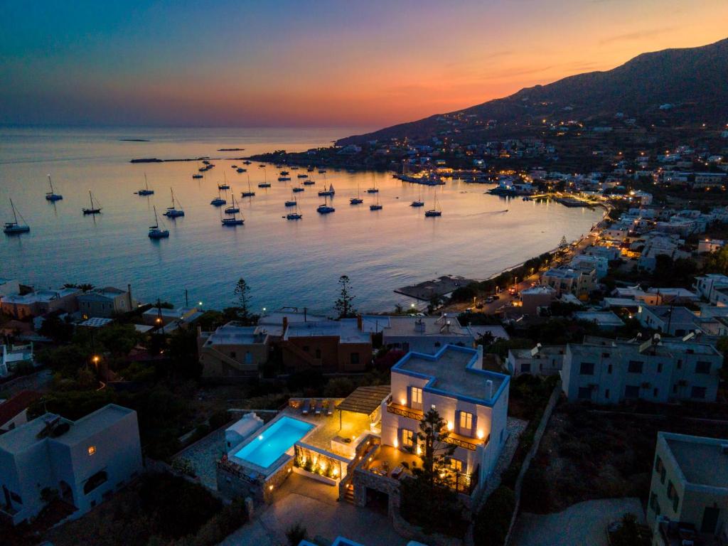 Cycladic Aura - Traditional Holiday Cottage, Finikas (updated prices 2025)