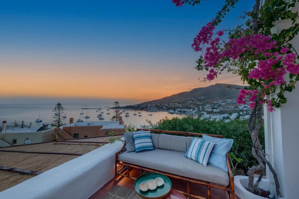 Cycladic Aura - Traditional Holiday Cottage, Finikas (updated prices 2025)