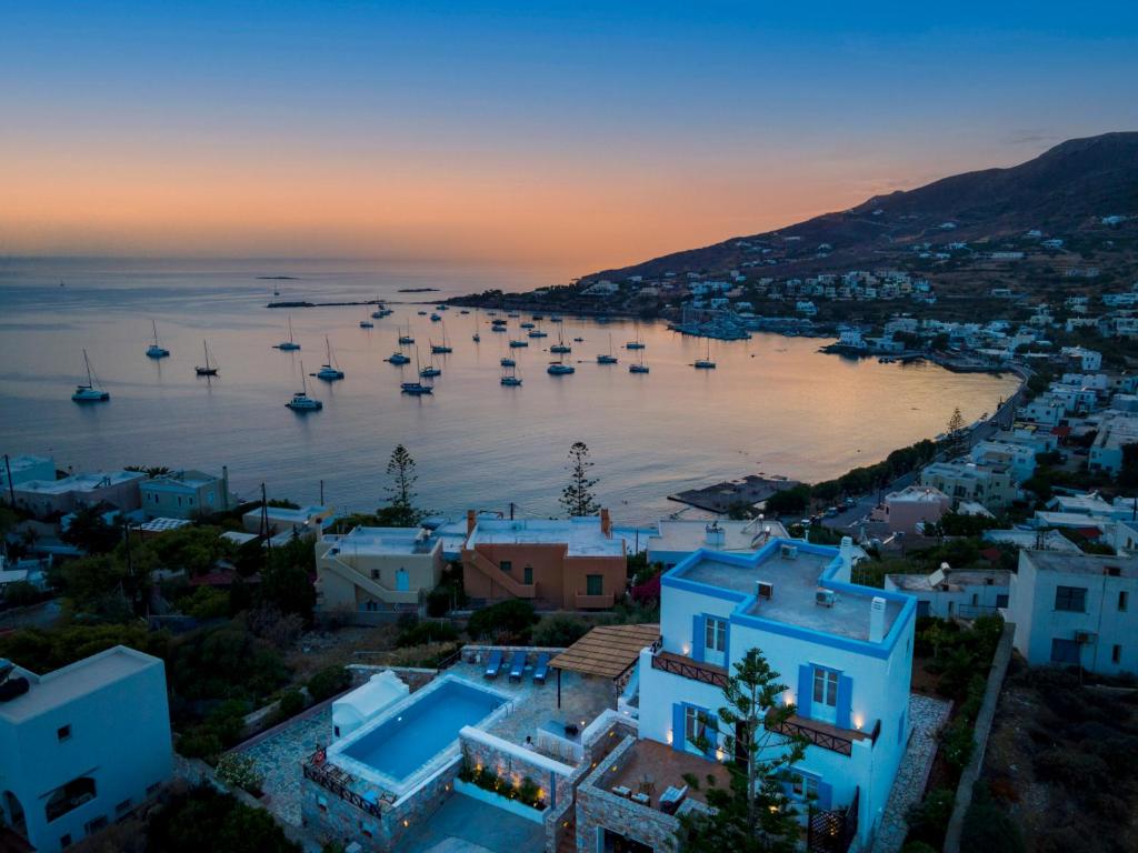 Cycladic Aura - Traditional Holiday Cottage, Finikas (updated prices 2025)