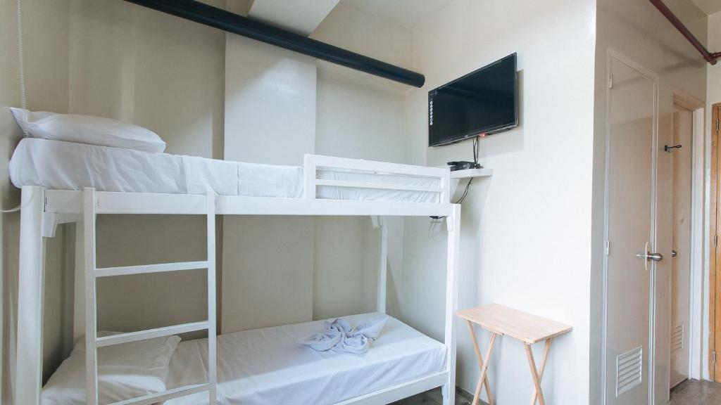 Filmore Suites Makati by RedDoorz, Manila (updated prices 2026)