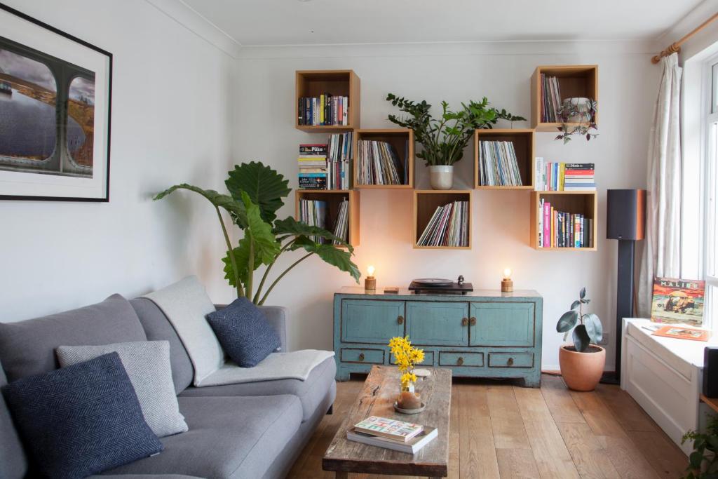 Family Home Huge Garden Great For Parents & Kids - London