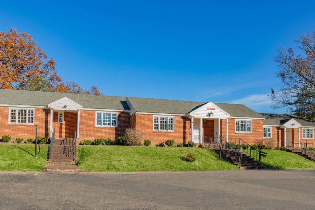 Natural Bridge Hotel, Trademark Collection by Wyndham, Natural Bridge ...