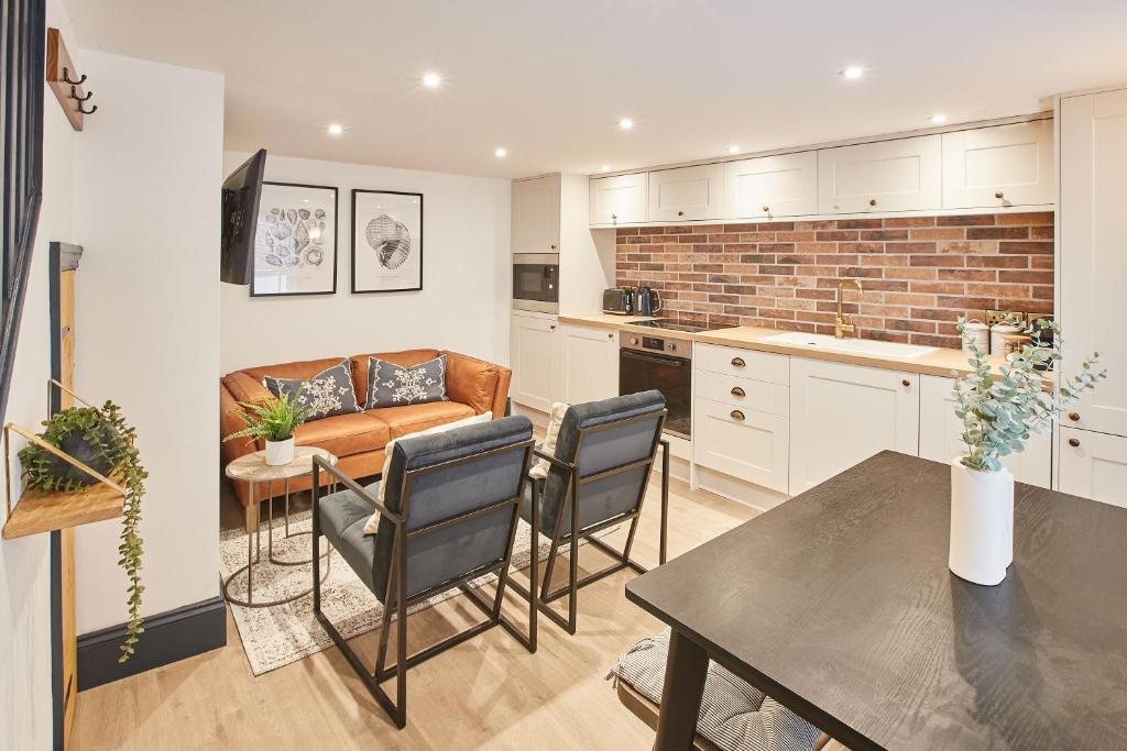 Grumbles Cottage at Loggerhead Yard, Whitby (updated prices 2026)