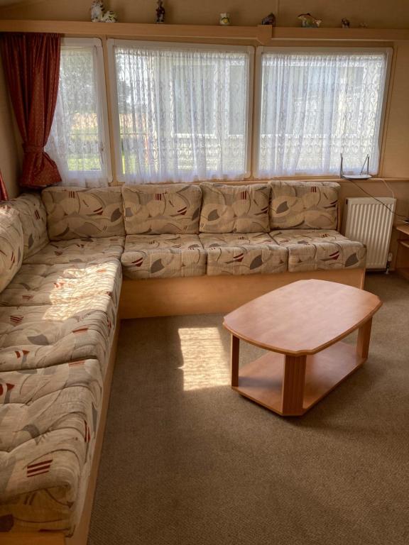 Luxury 8 and 6 berth caravans, Jaywick Sands – Updated 2022 Prices