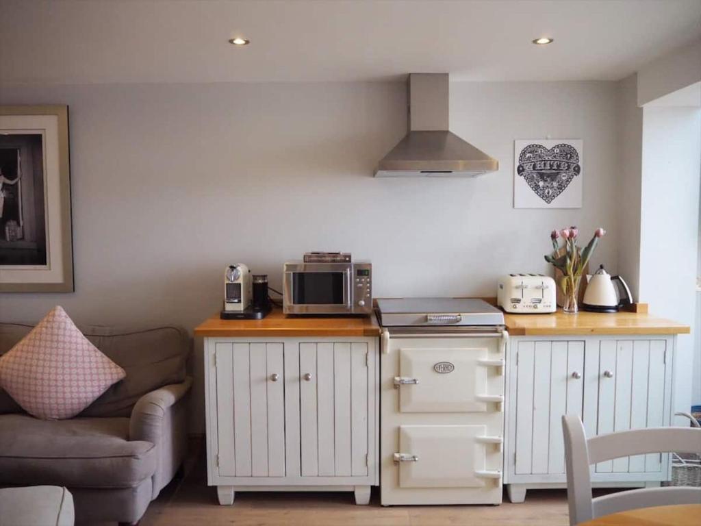 Annie’s cottage , Whitby . Beautiful sea views, Whitby (updated prices ...