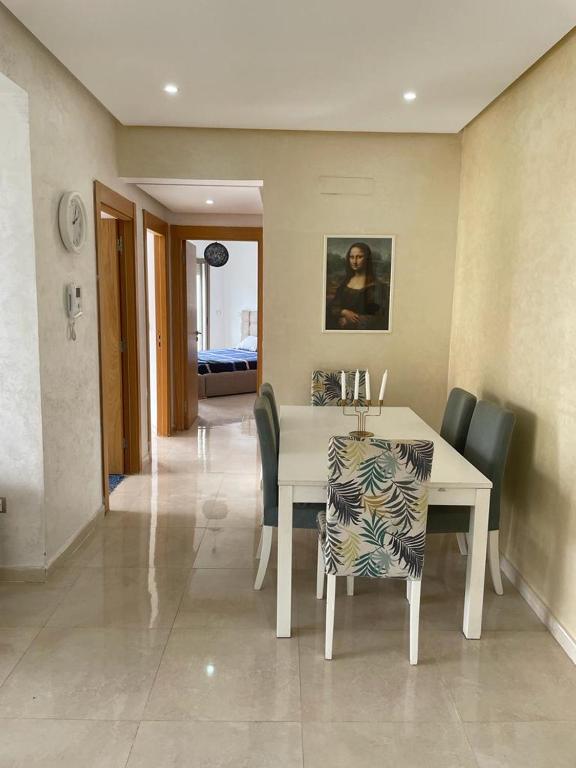 Superbe appart en résidence avec Piscine-Bouznika, Kasba Bou Hamira ...