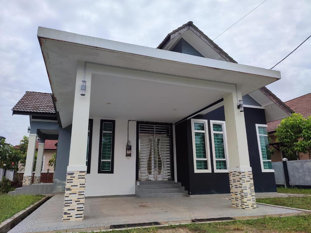 Villa Dr Din, Rantau Panjang (updated prices 2026)