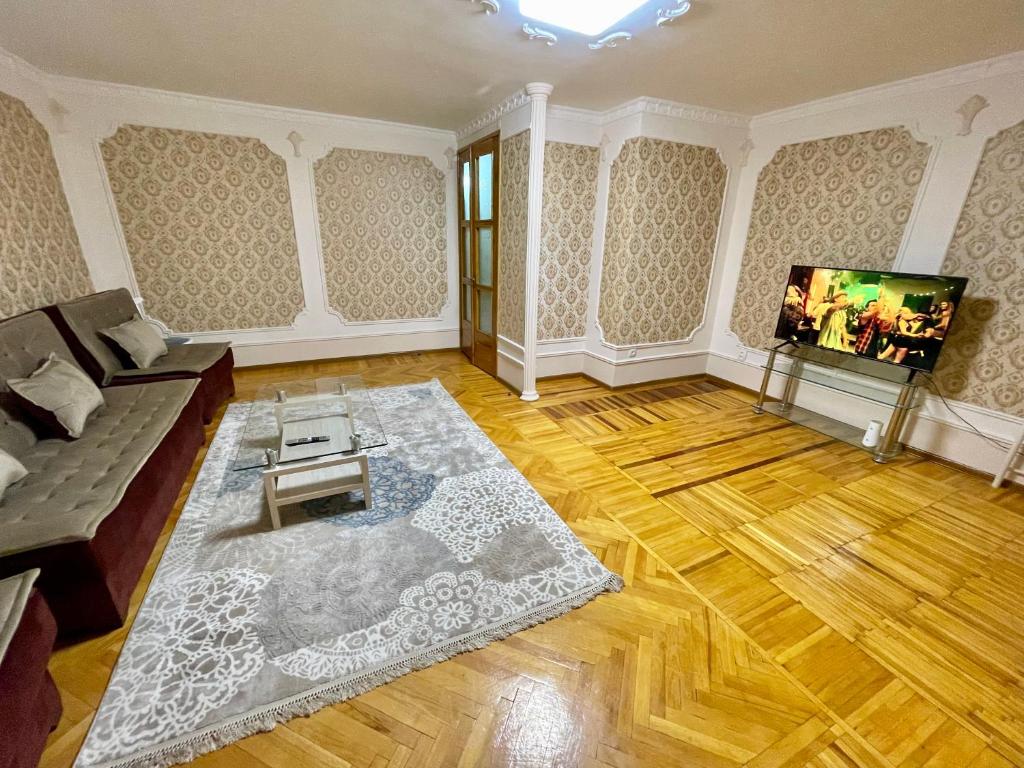 Classic C1 Apartment In The Center With 4 Rooms, Tashkent (updated ...