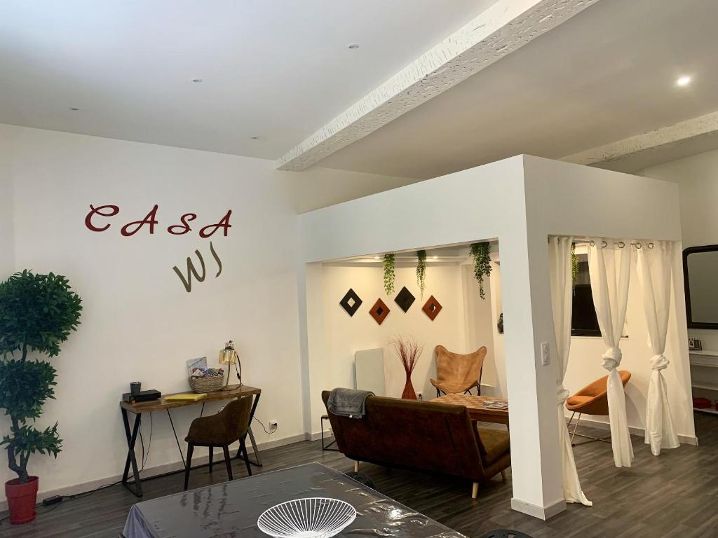 Joli Loft Casa Wi En Hyper Centre-parking-clim - ibis Perpignan Sud Saint Charles