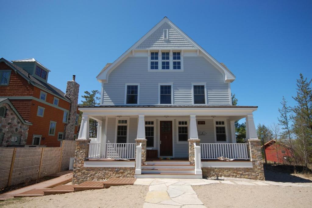 Sandy Bear, Glen Arbor (updated prices 2026)