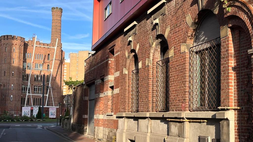 LA PORTE ROUGE RBX, Roubaix (updated prices 2025)