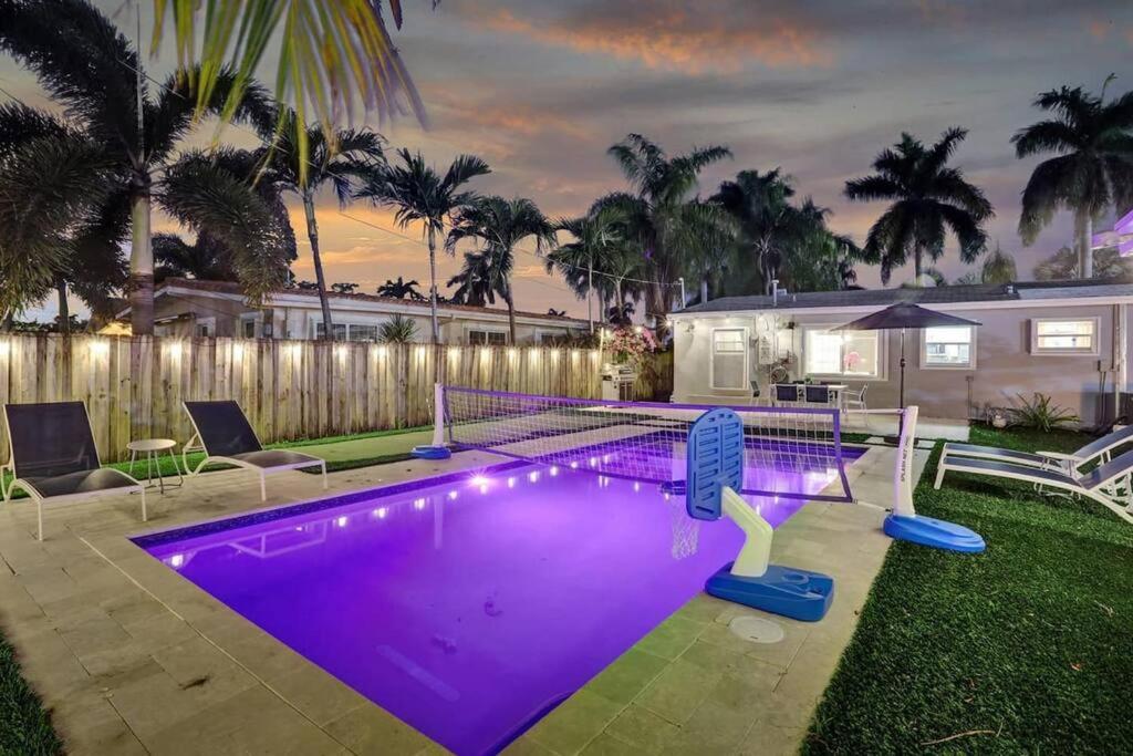 Colorful & Spacious Heated Pool Game Beach-5 min, Hallandale Beach ...