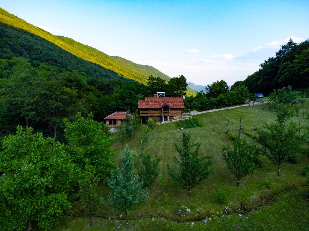 Kuća U šUmi - Forrest House Near Una National Park - Bosnia and Herzegovina