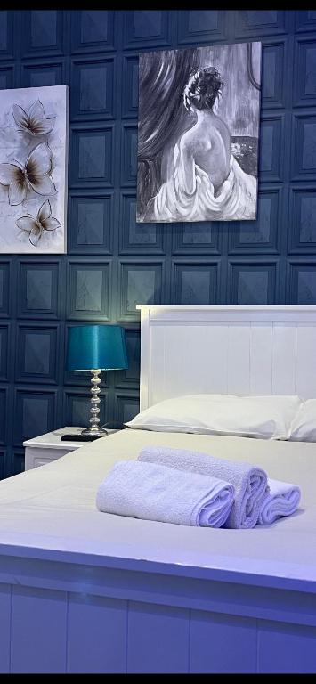 Maria, London (updated prices 2025)