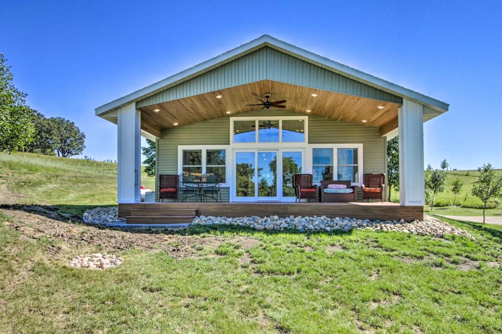 Brandon Lakefront Escape with Fire Pit and Kayaks, Brandon – Updated ...