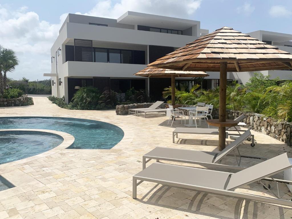 Jan Sofat LUX A21, Willemstad (updated prices 2026)