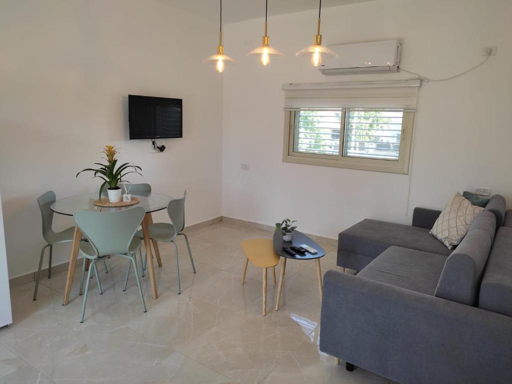 Argaman ארגמן, Jerocham (aktualisierte Preise für 2025)