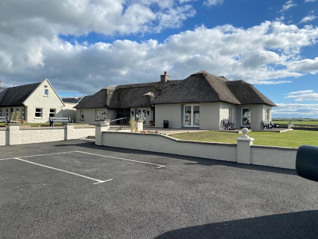 Red Cliff Lodge, Spanish Point – Updated 2022 Prices