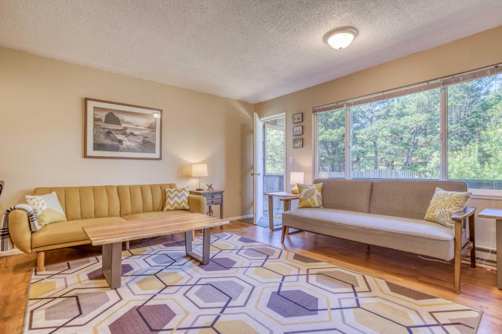 Creekside Condo 136 - Meredith Lodging, Neskowin (updated prices 2025)