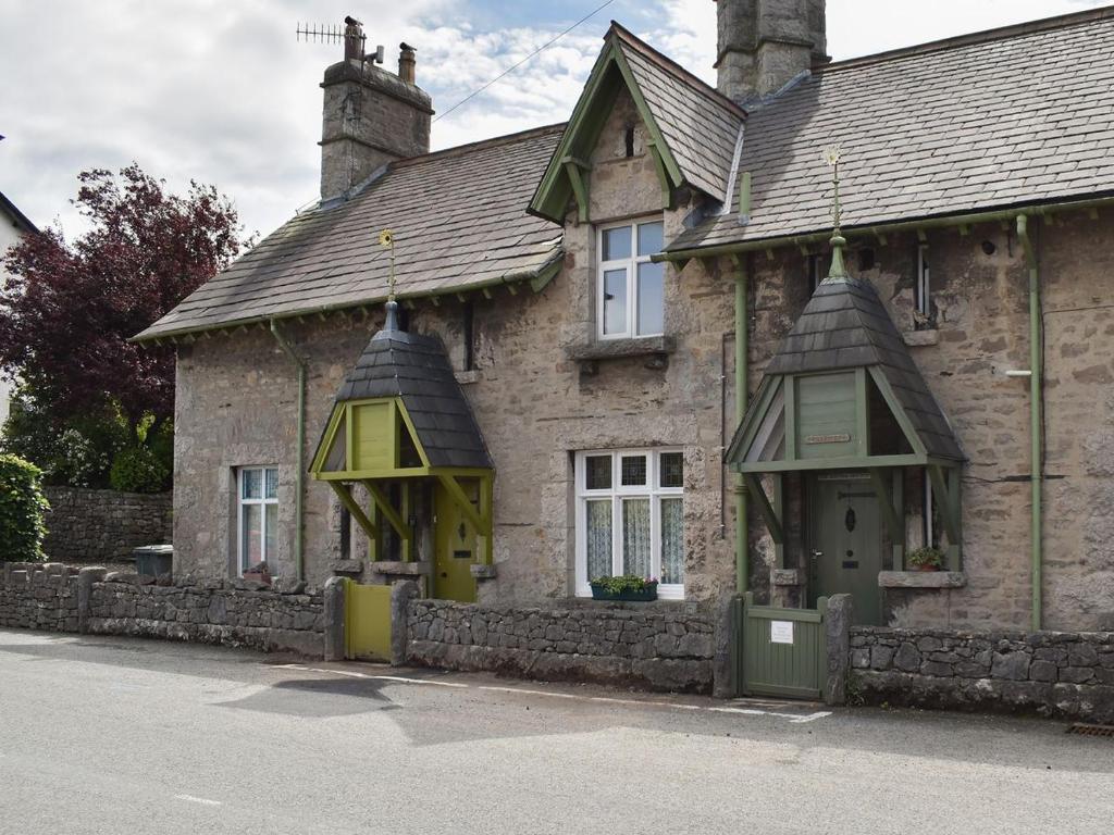 Underhill Cottage, Arnside – Updated 2023 Prices