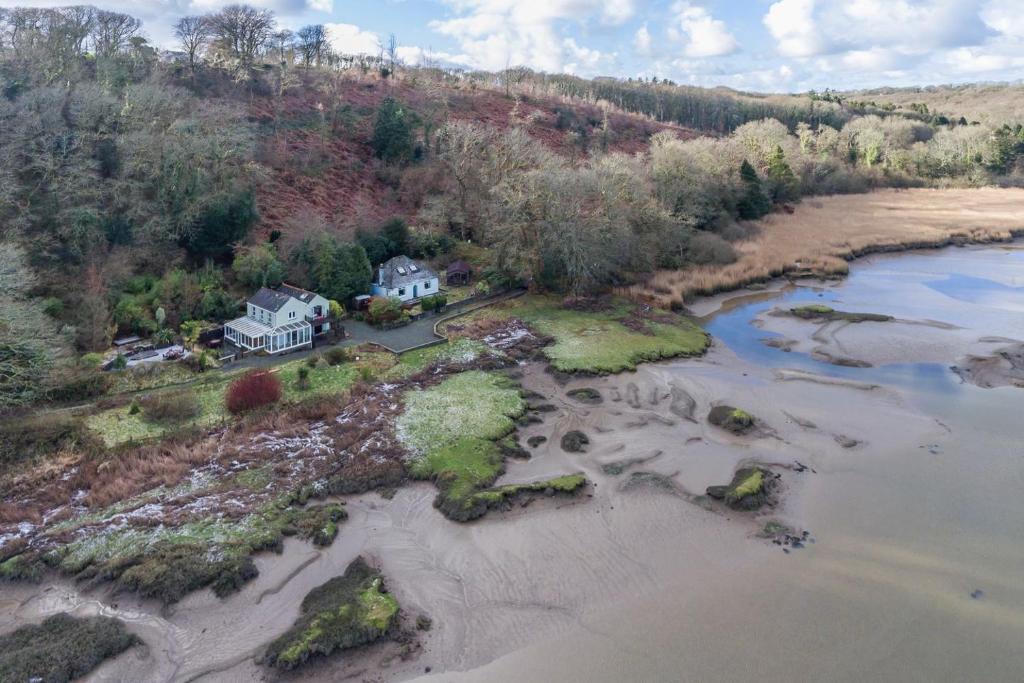 Stumpy Corner, Freystrop (updated prices 2024)