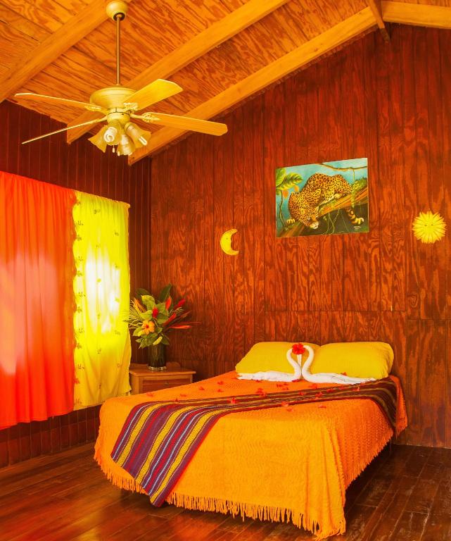 The Log Cab-Inn, San Ignacio (updated prices 2025)