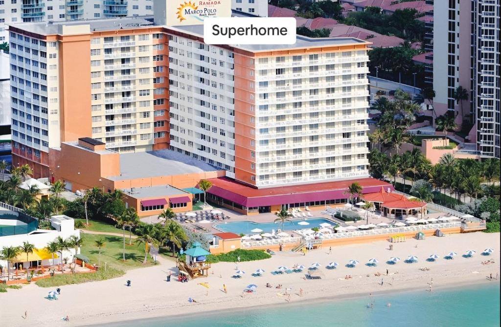 RARE FIND - Perfectly Located Relaxing Beach Front studio at the Marco ...