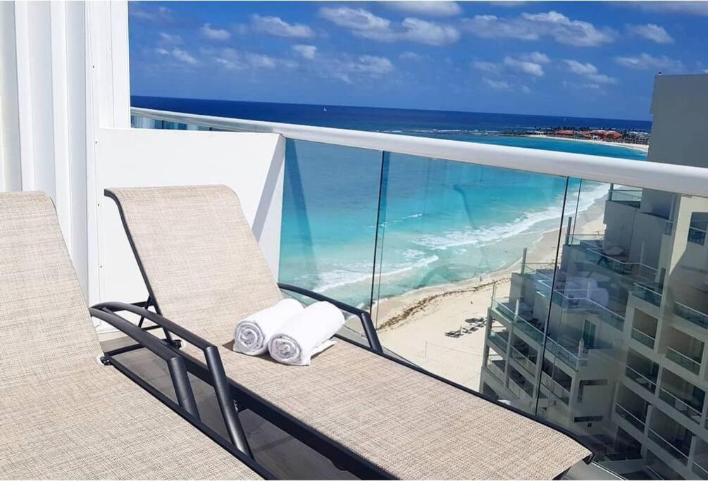 Estudio a pie de playa, increibles vistas, amanecer, atardecer, balcon ...