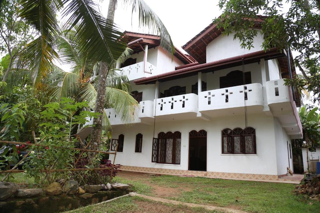 Rainbow Guest House, Mirissa (updated prices 2026)