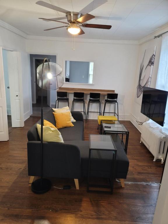 Lux APT 2 BR with free parking washer dryer dishwasher, Beacon (updated ...