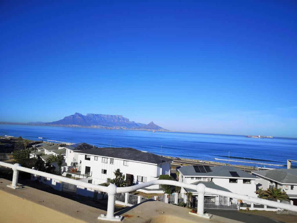 Seaside 1bed Apartment Ocean Views, Cape Town (updated prices 2026)