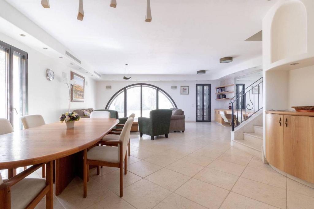 Family Apt & Garden in David's Village by FeelHome, Jerusalem (updated ...