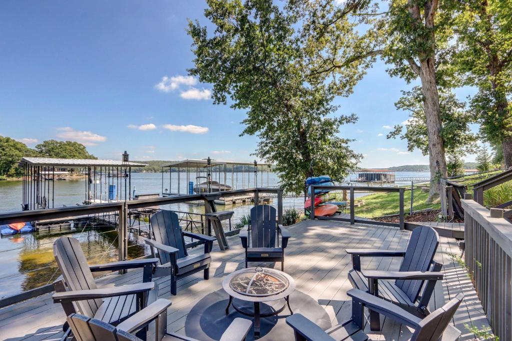 Dock and Kayaks Lakefront Retreat in Sunrise Beach, Sunrise Beach (updated prices 2025)