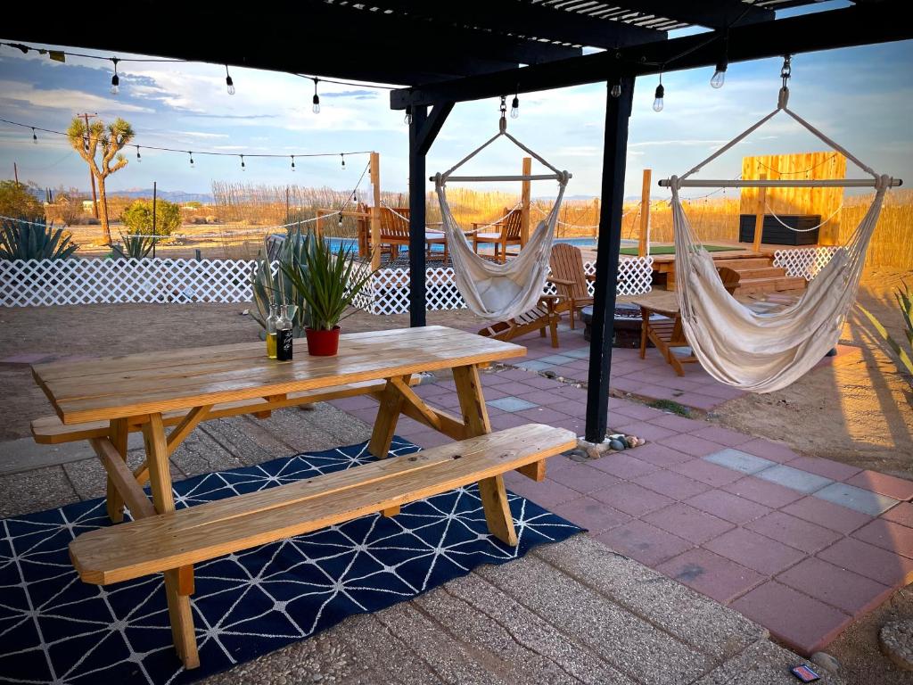 Stargazer Ranch - Tranquility on 2 acres with Large Private Pool, Fire ...