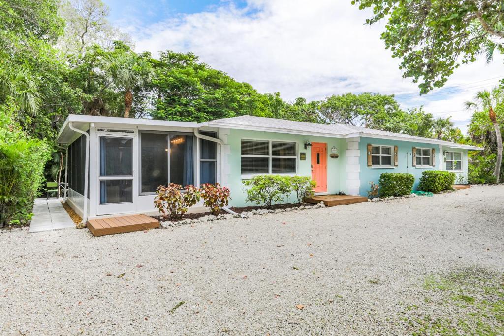 Turtle Tracks West- NOW OPEN!, Sanibel – Updated 2024 Prices