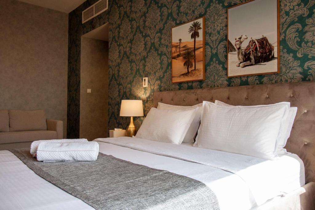 La Buena Vida Holiday Homes - Beach front very spacious, luxe and ...