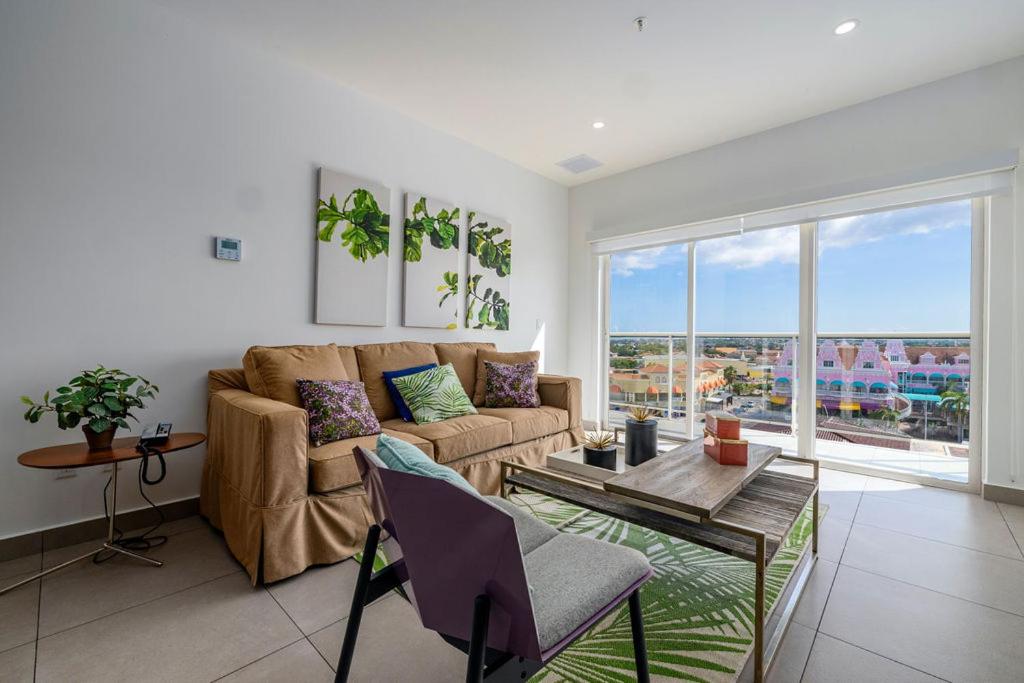 HH-3BS612 - Amazing Beach condo Oceanfront in Aruba!, Oranjestad ...